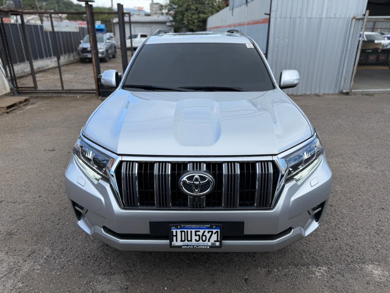 TOYOTA LAND CRUISER PRADO BLINDADA 2023 SILVER METALICO – Mi Auto